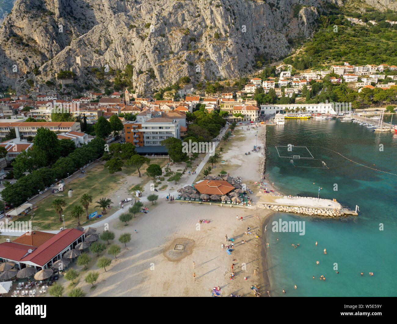 The beach in Omiš, Croatia Stock Photo - Alamy