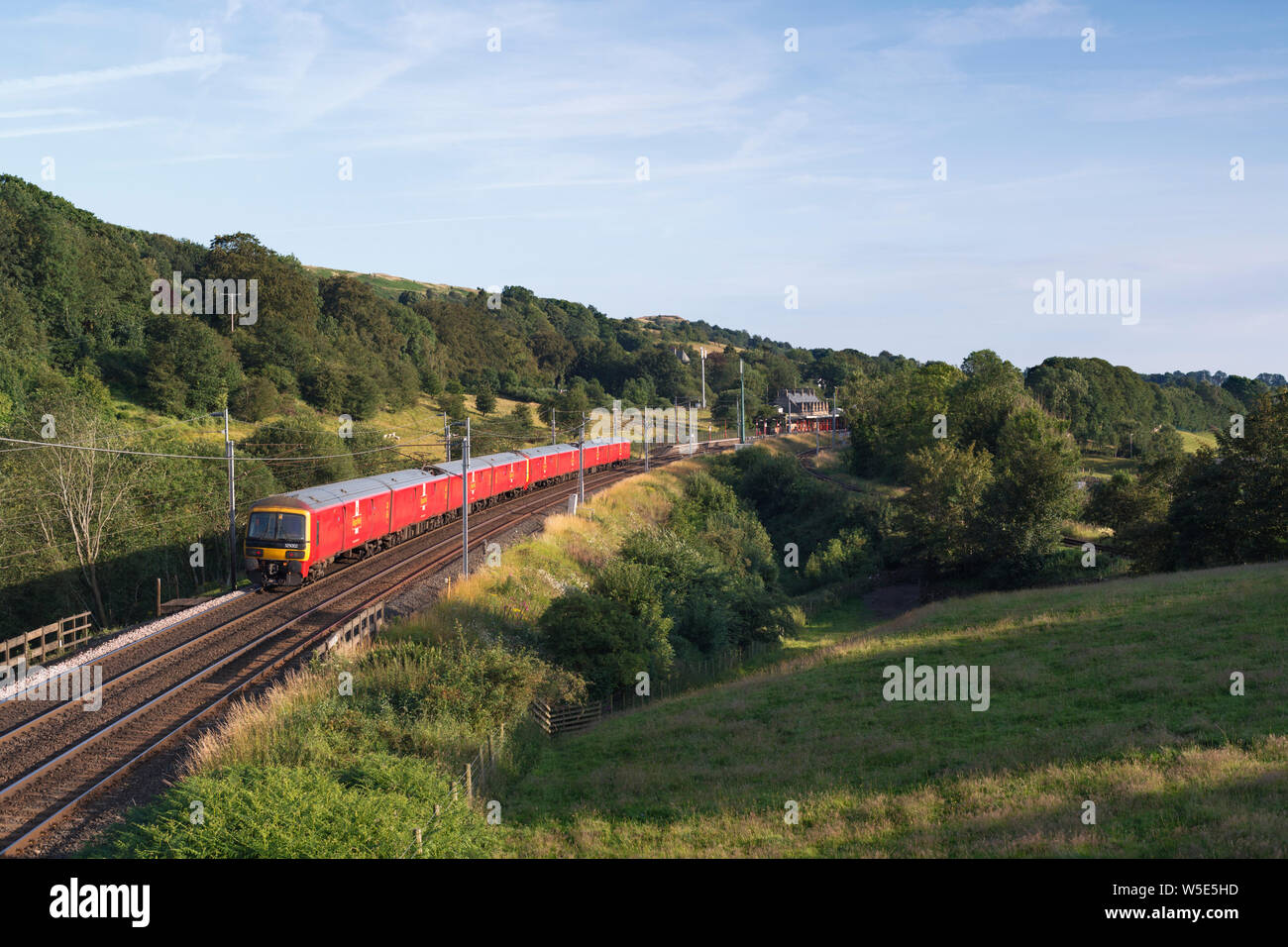 Royal Mail class 325 electric freight train passing Oxenholme the Lake ...