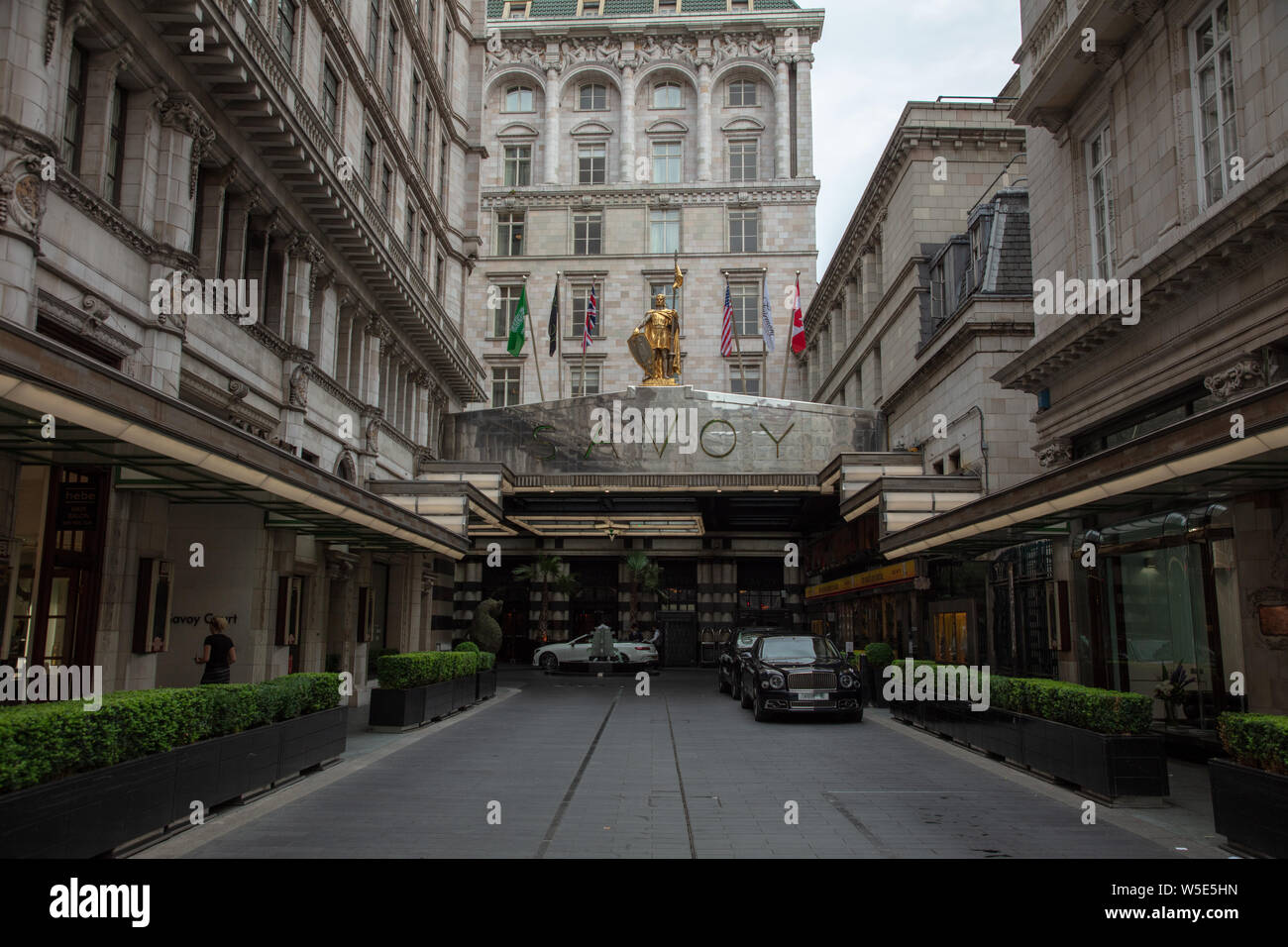 General view of the savoy hotel on the strand hi-res stock photography ...