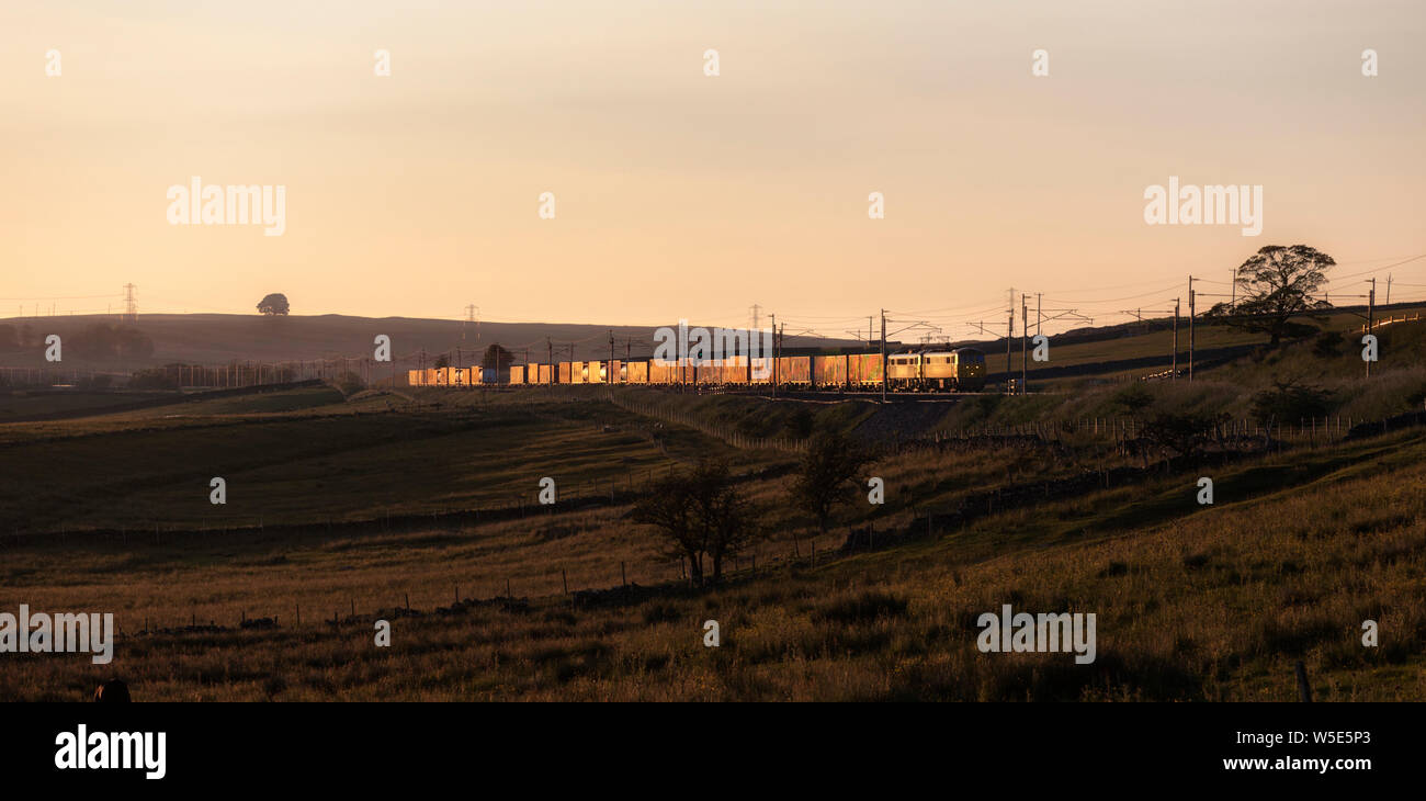 Class 86 locomotives hi-res stock photography and images - Alamy