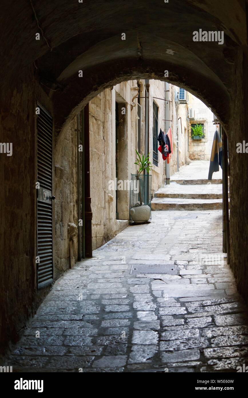 Uphill pathway hi-res stock photography and images - Alamy