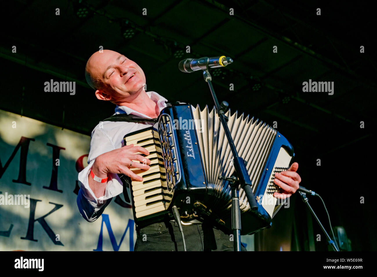 Political folk hi-res stock photography and images - Alamy