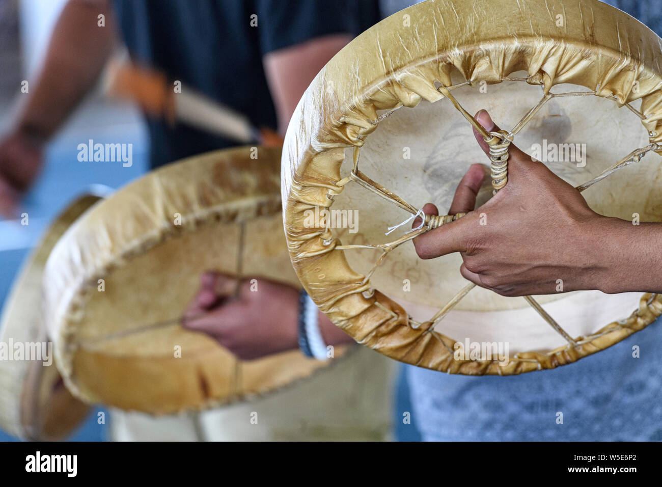 Aboriginal canada hand drum hi-res stock photography and images - Alamy