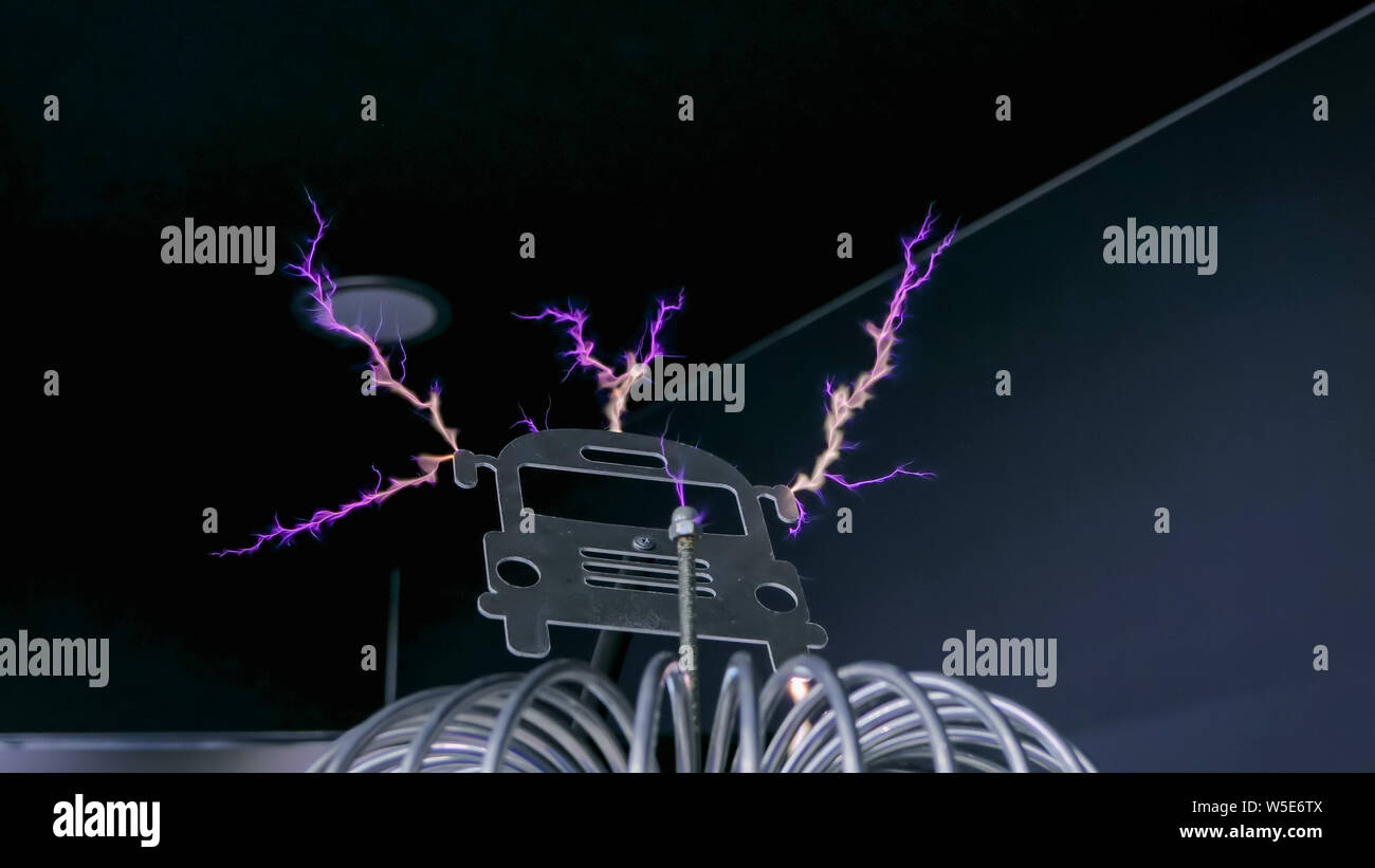 High-voltage experiment with Tesla coil Stock Photo - Alamy