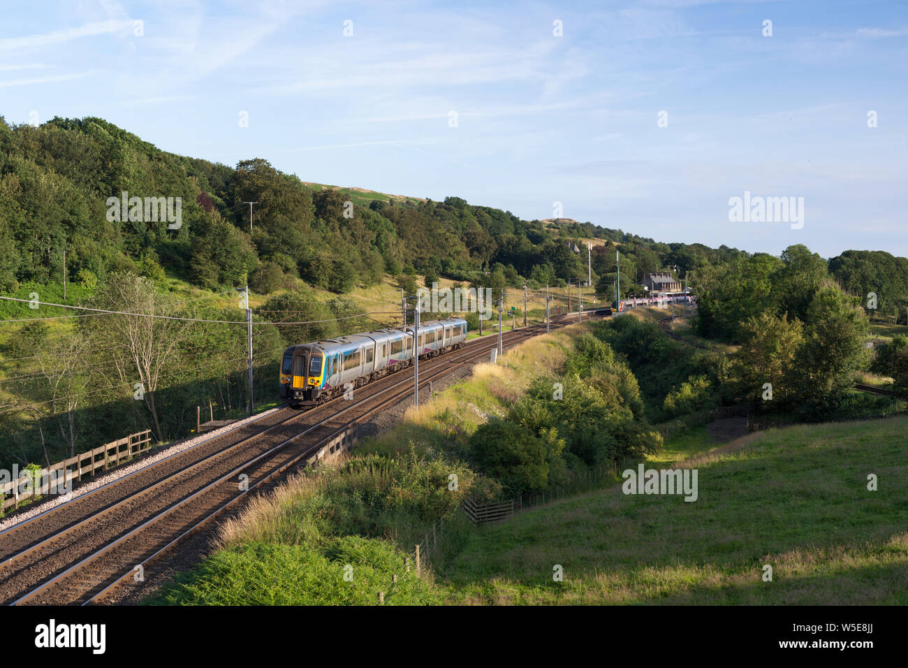First Transpennine Express class 350 electric train arriving at ...