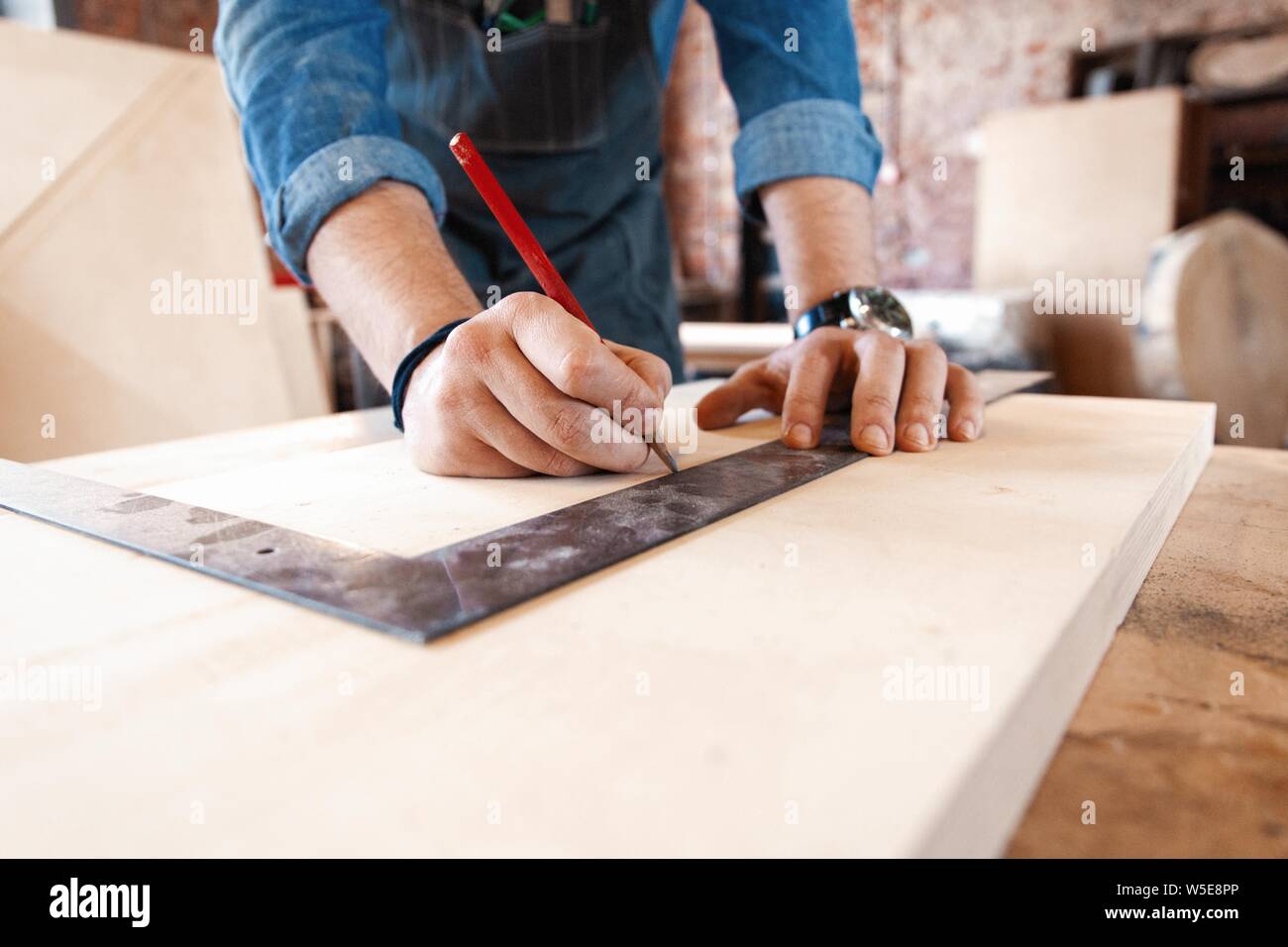 Journeyman carpenter hi-res stock photography and images - Alamy