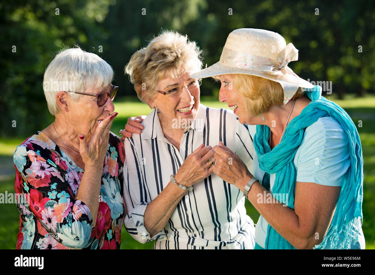 Senior women gossiping hi-res stock photography and images - Alamy