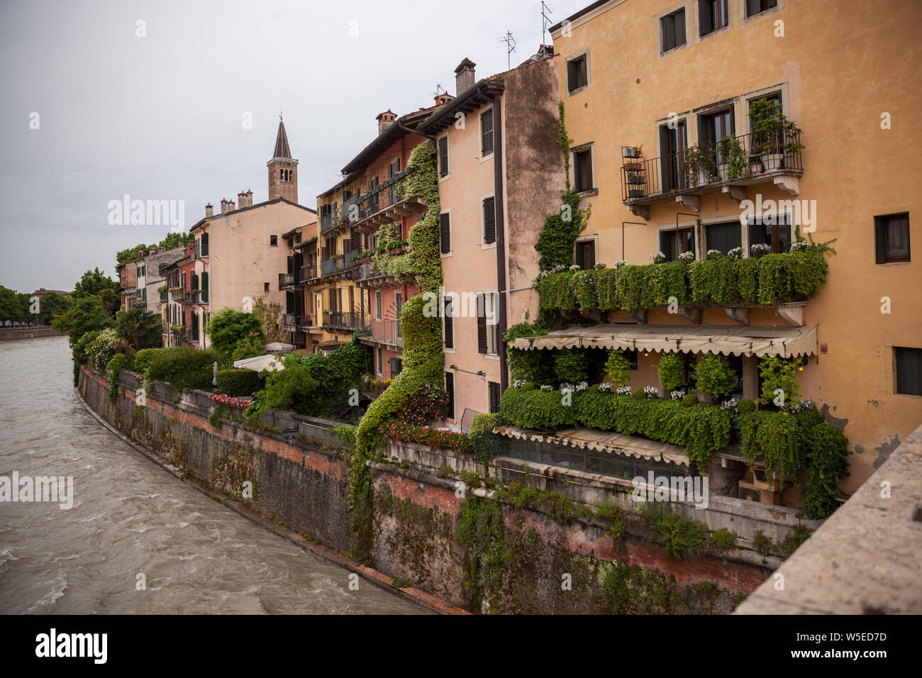 Verona buildings hi-res stock photography and images - Alamy