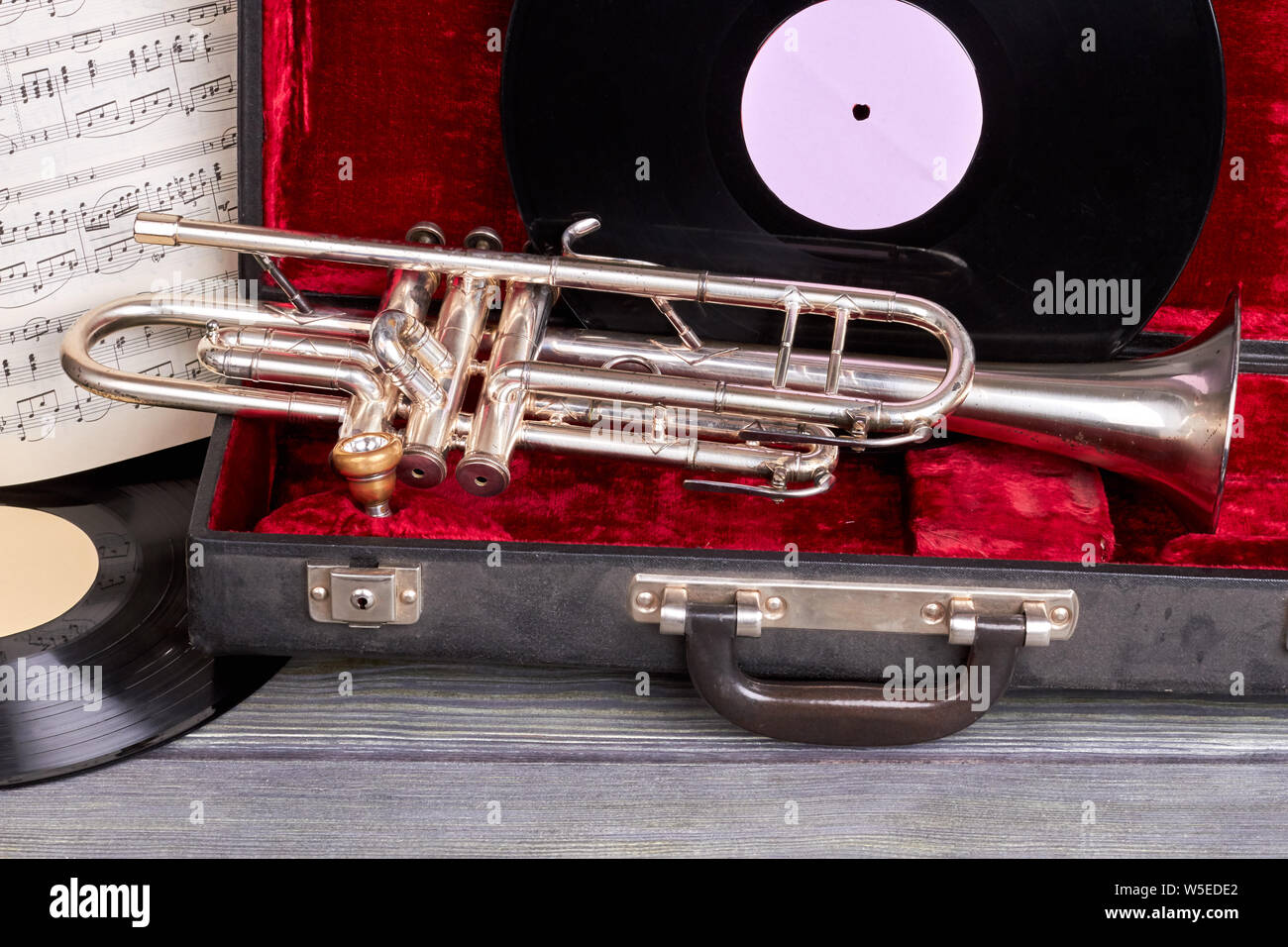 Musical background with vintage instruments Stock Photo - Alamy