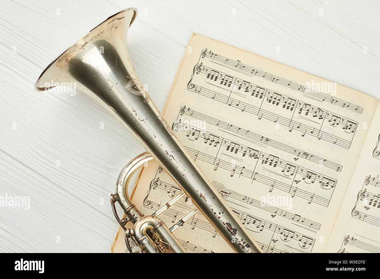 Musical notes close up hi-res stock photography and images - Alamy