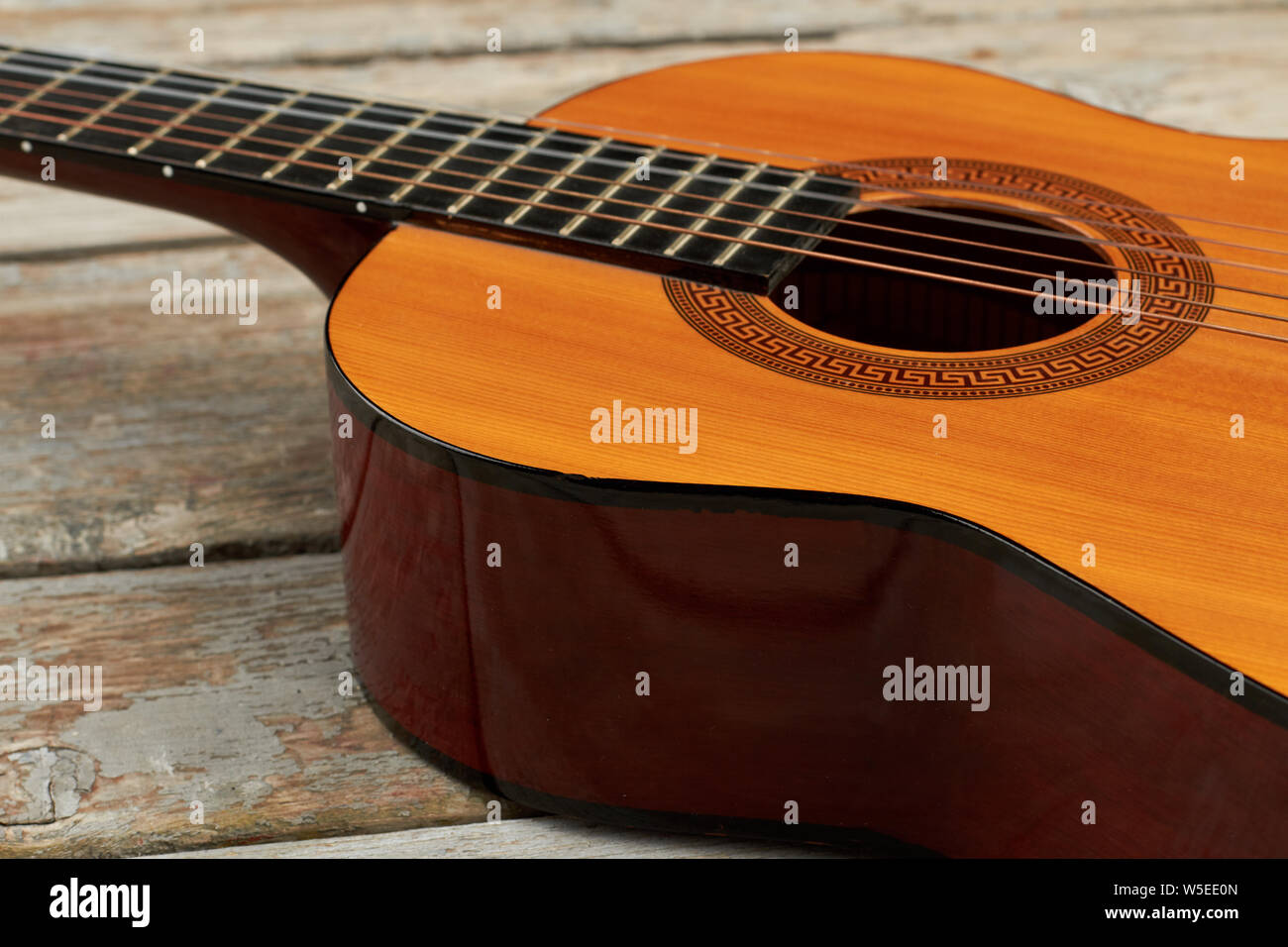 Acoustic guitar close up Stock Photo - Alamy