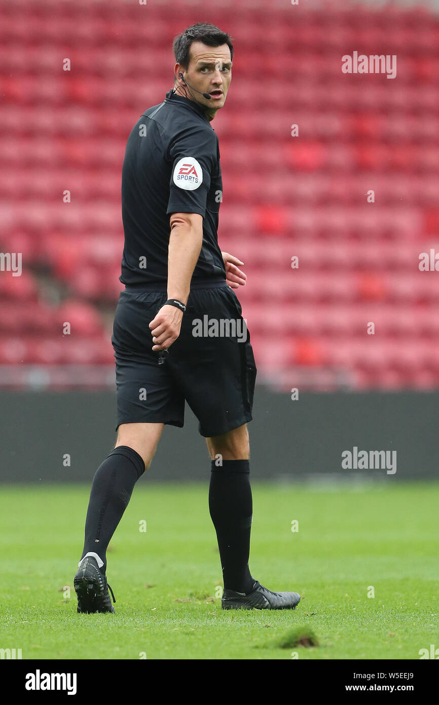 Andy madley referee hi-res stock photography and images - Alamy