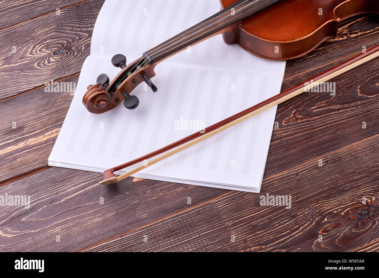 Cello music notes melody hi-res stock photography and images - Alamy