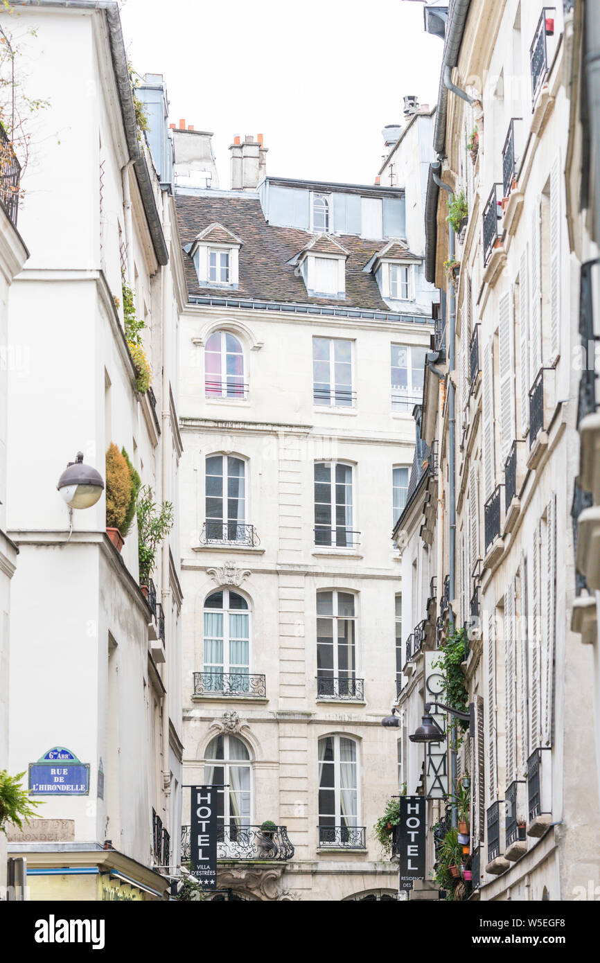 Typical street scene in Saint-Germain, Paris, France Stock Photo - Alamy