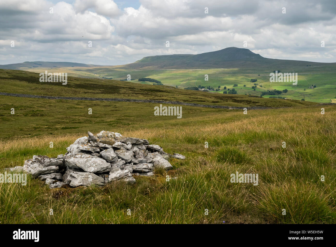 Moughton Scar and Dry Rigg Quarry in Horton in Ribblesdale in the ...