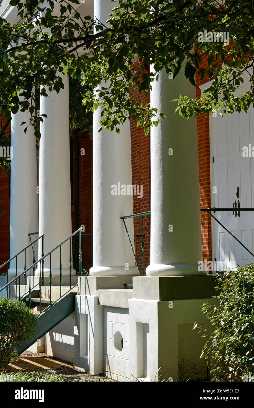 Greek revival style portico hi-res stock photography and images - Alamy