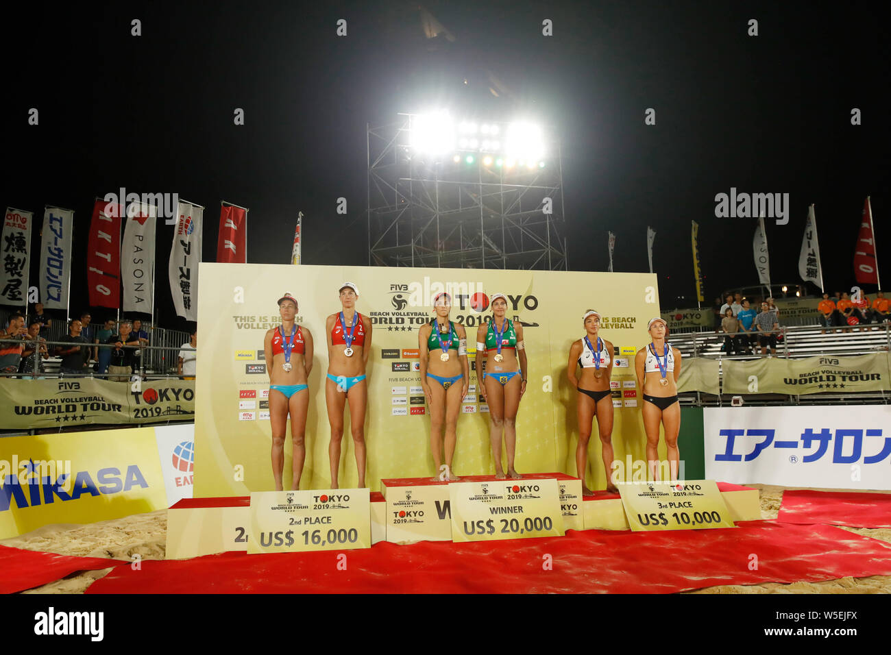 Tokyo, Japan. 28th July, 2019. (L to R) April Ross & Alexandra Klineman ...