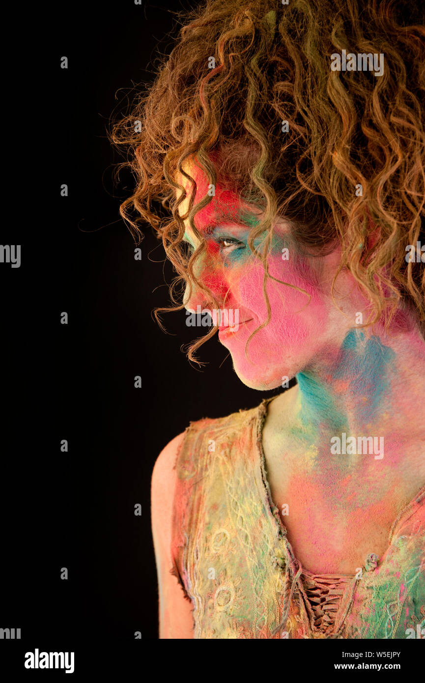 Indian girl art powder hi-res stock photography and images - Alamy