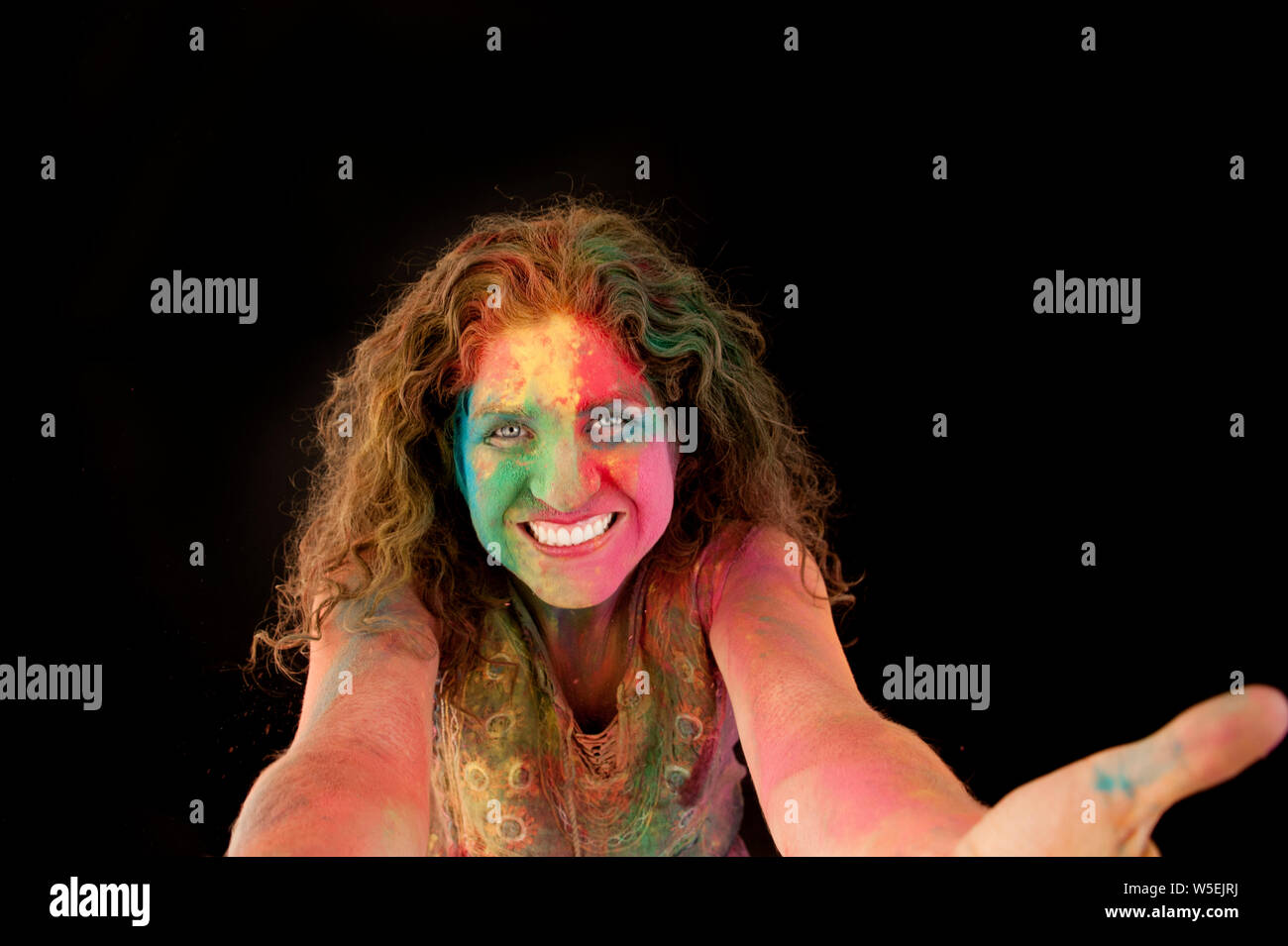 Indian holi powder hi-res stock photography and images - Alamy