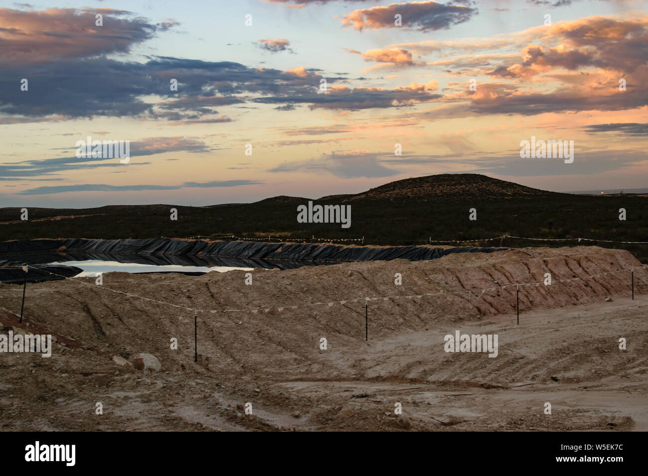 American Shale Gas - Drilling Rig Stock Photo - Alamy