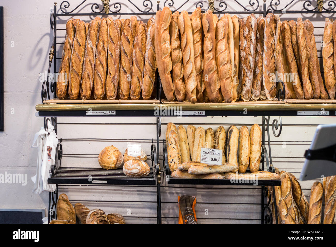 Loaves bread baguettes france hi-res stock photography and images - Alamy
