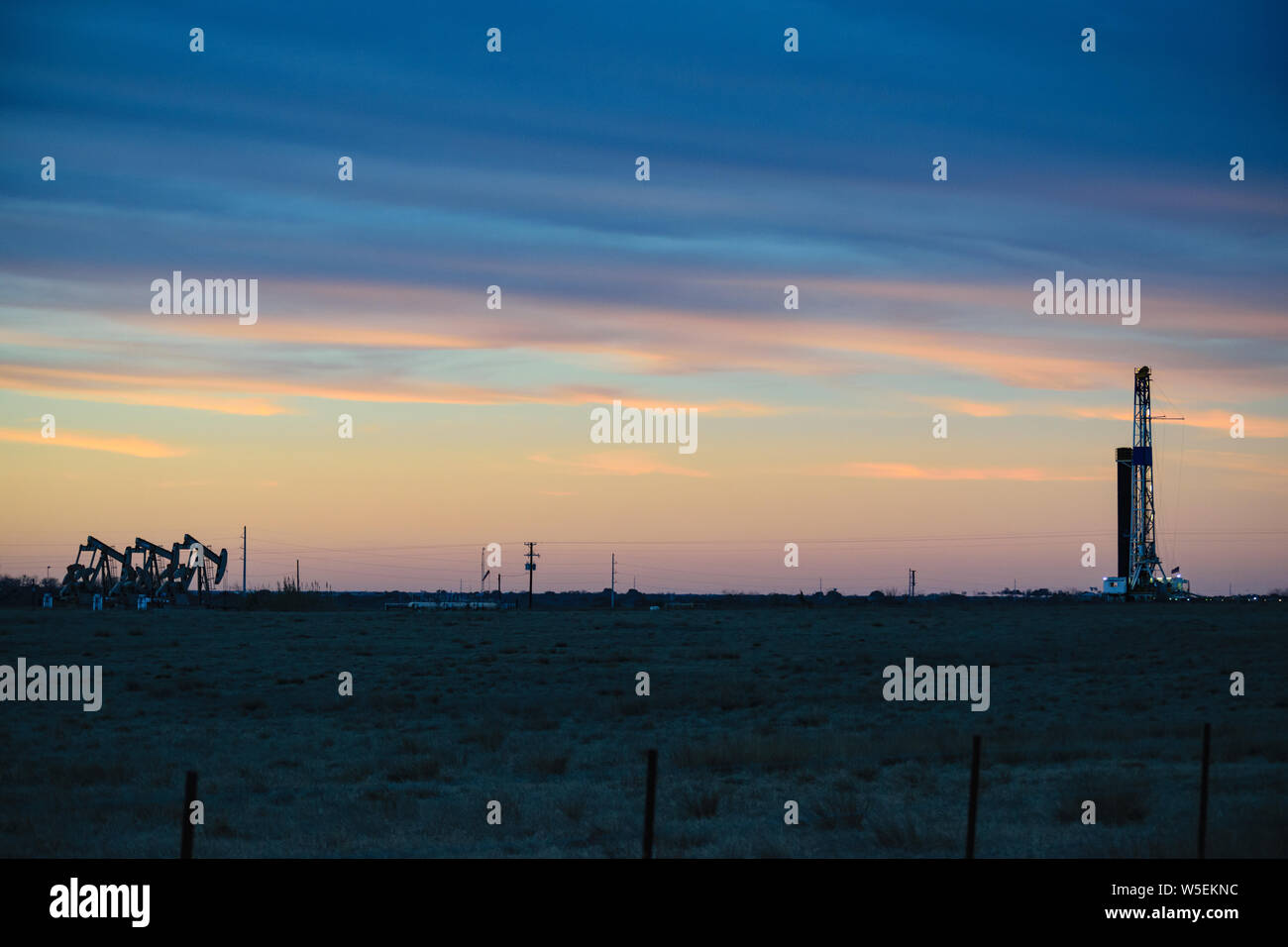 Well completions hi-res stock photography and images - Alamy