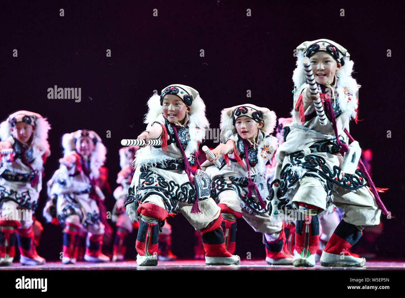 Primary school in tibet hi-res stock photography and images - Alamy