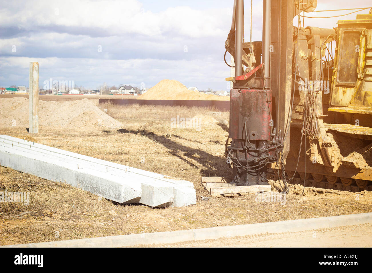 Construction and construction of the foundation on reinforced concrete ...