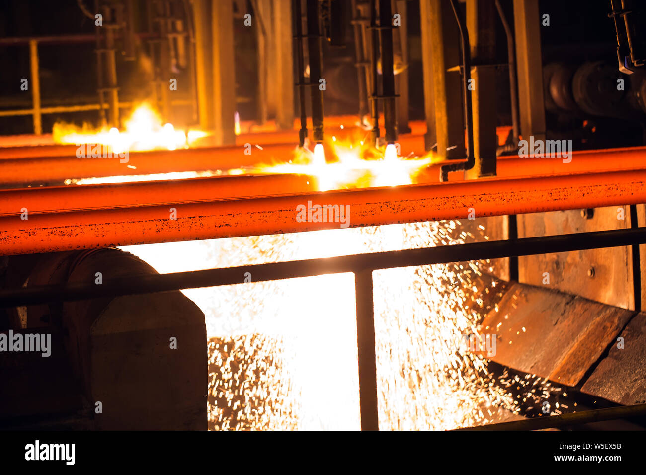 Torch cutting steel slab hi-res stock photography and images - Alamy