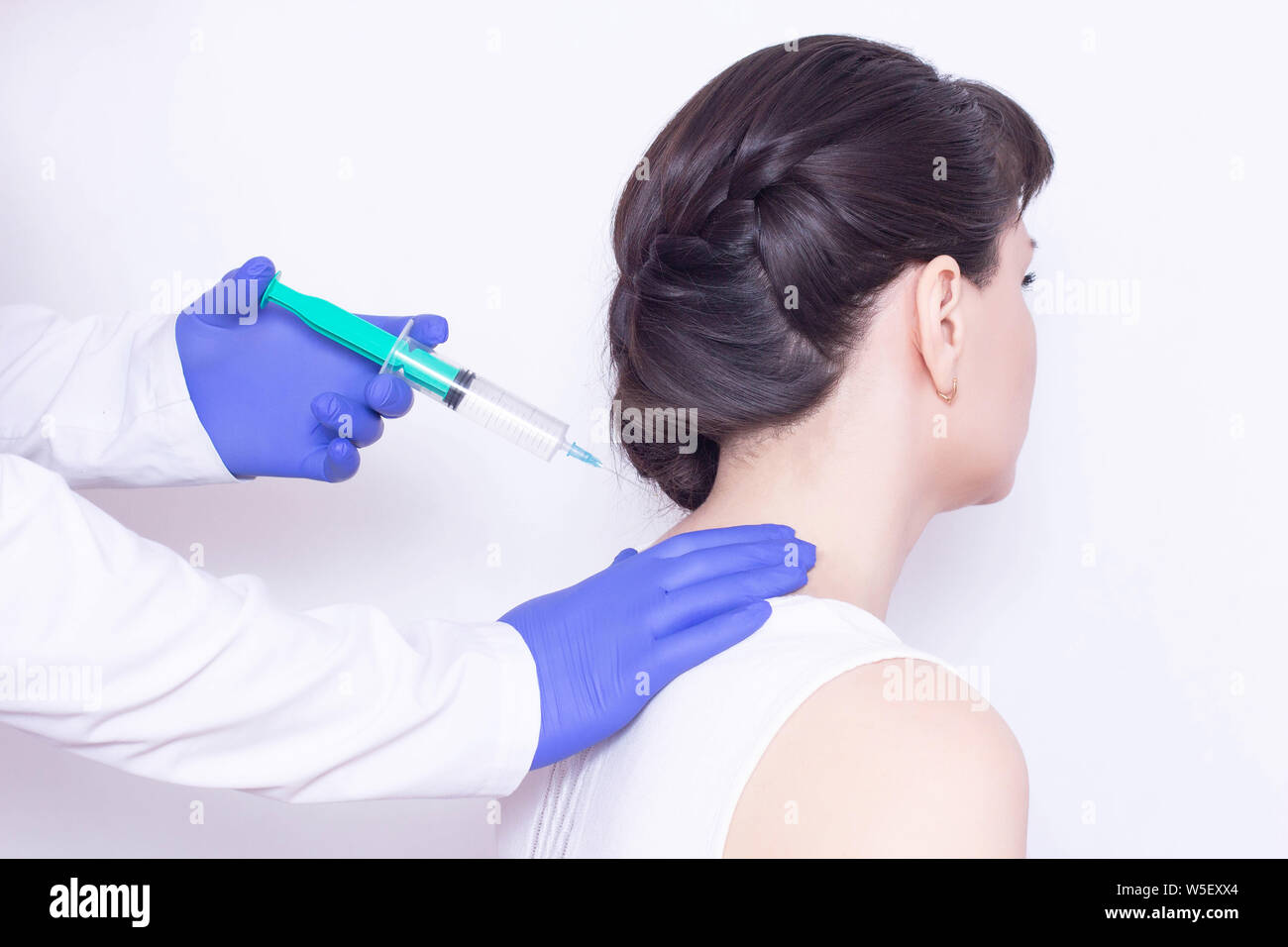 Cervical vertebrae injection hi-res stock photography and images - Alamy
