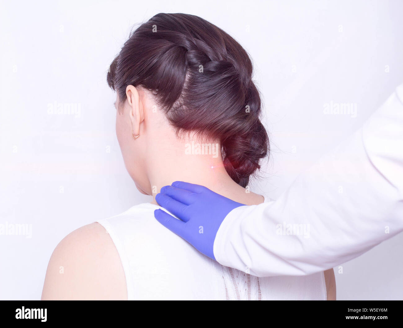 Treatment of pain in the cervical spine using physiotherapy laser ...