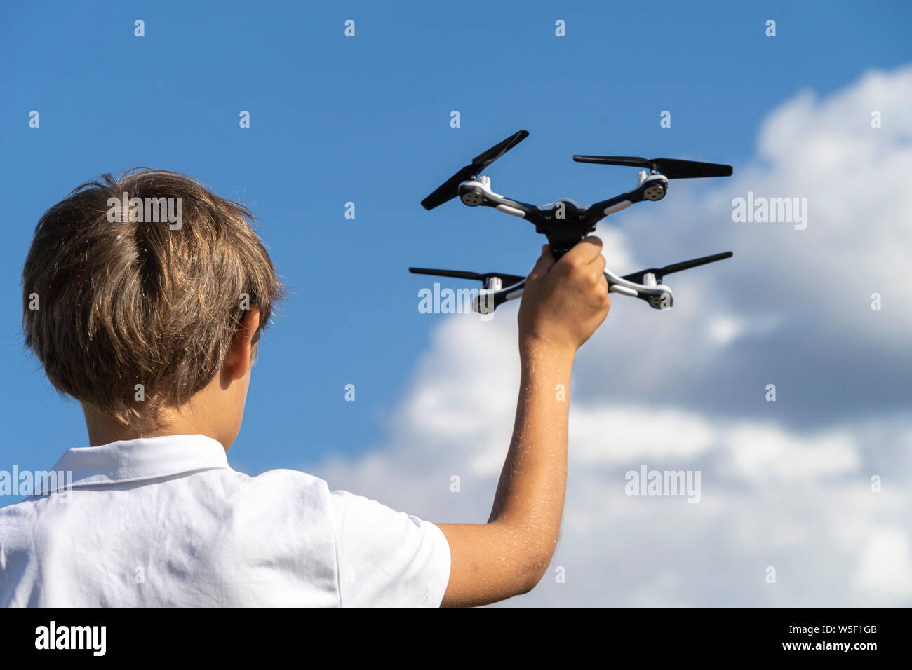 Drone of kids playing hi-res stock photography and images - Alamy