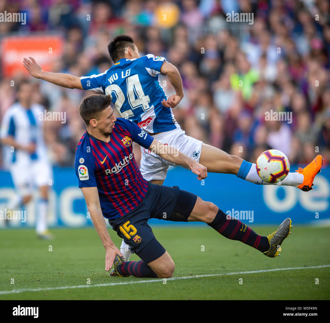 Wu Lei of RCD Espanyol, right, challenges Clement Lenglet of FC ...