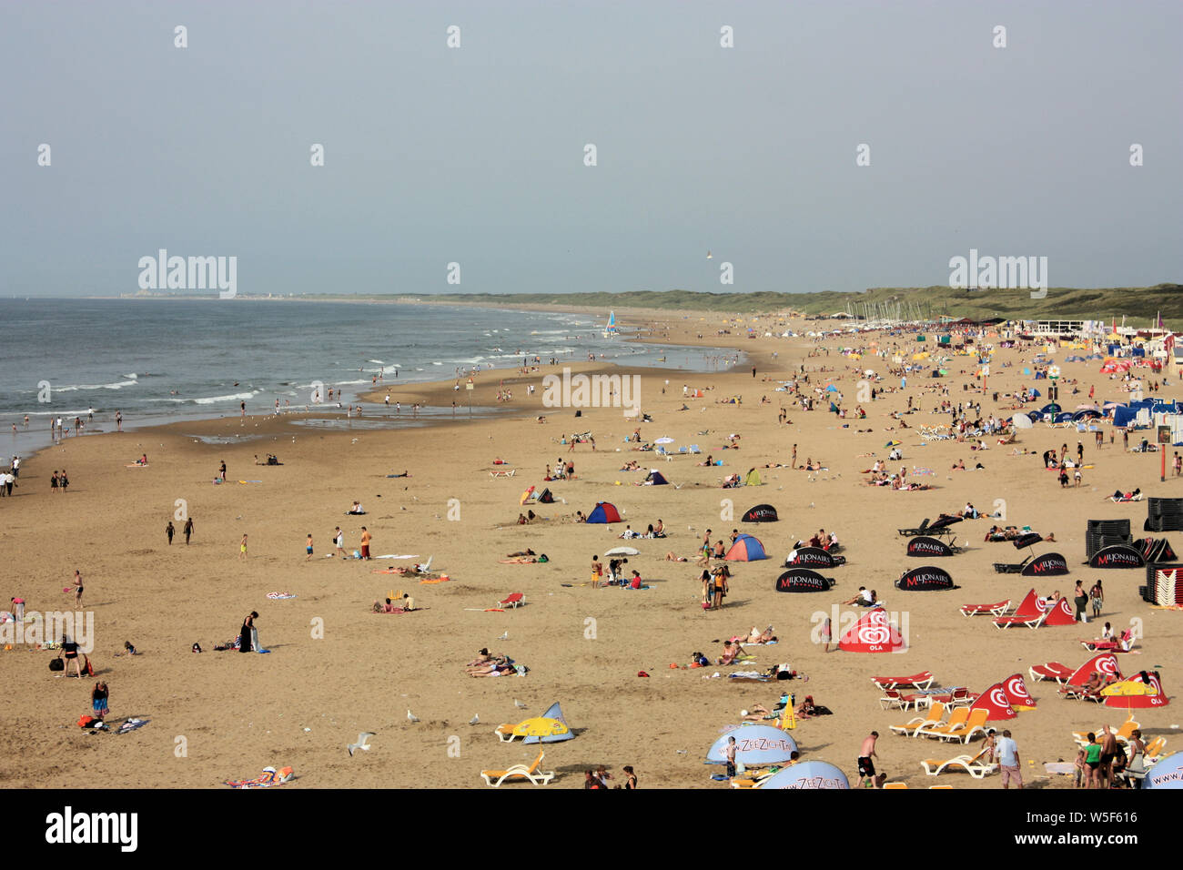 Strand scheveningen hi-res stock photography and images - Alamy