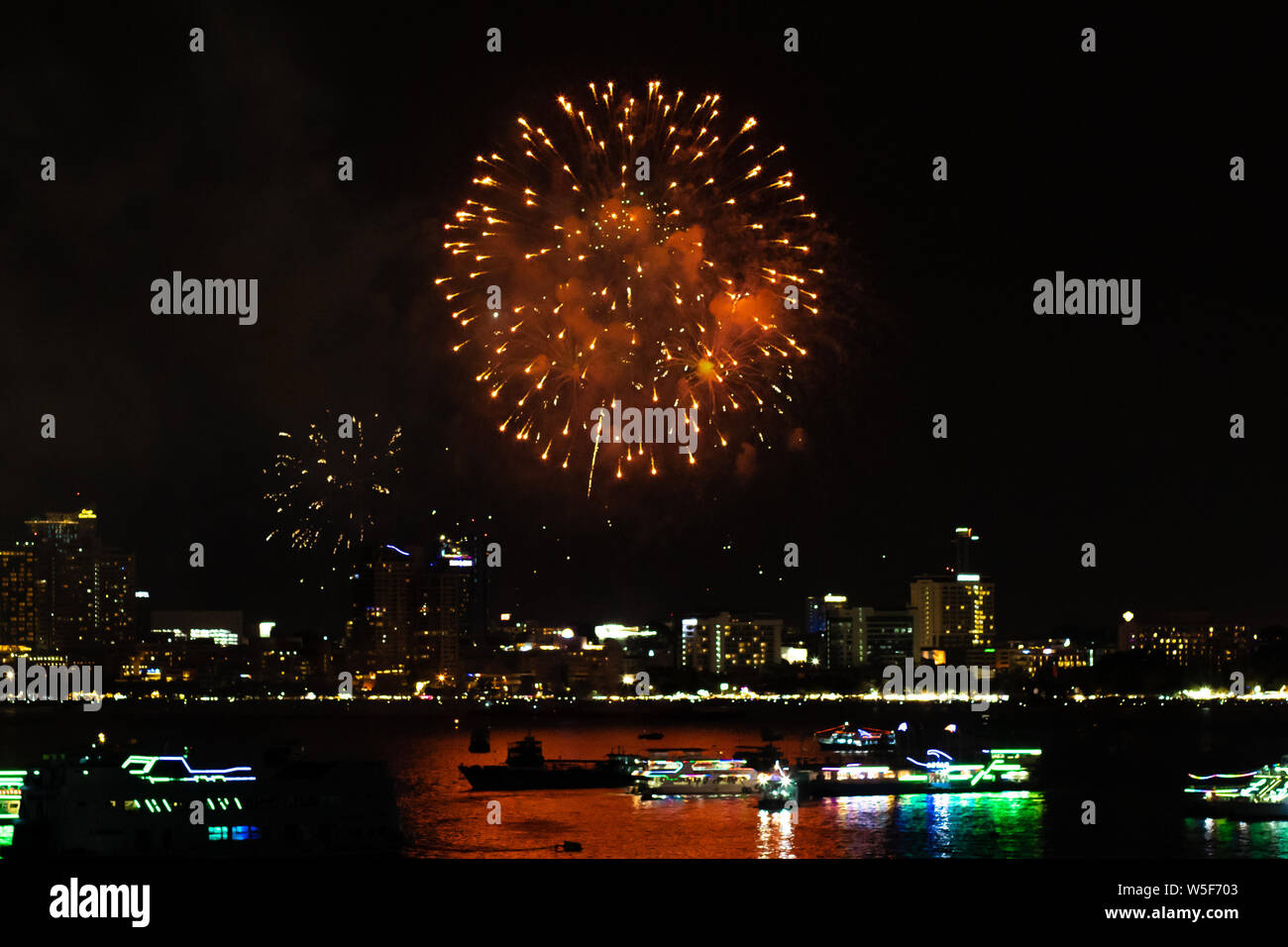 Pattaya Thailand. International fireworks show festival. Beautiful ...