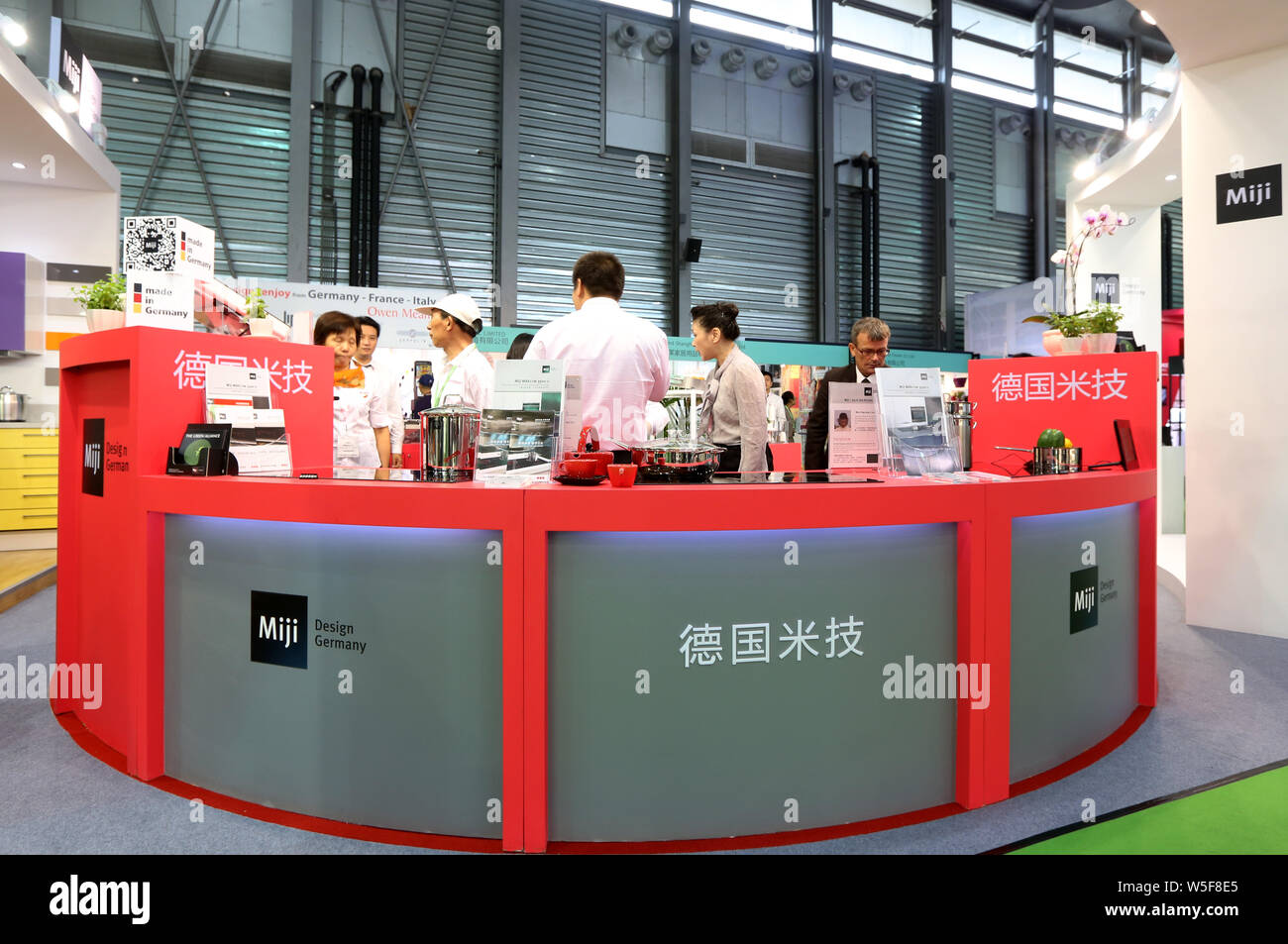 18 years ago hi-res stock photography and images - Alamy