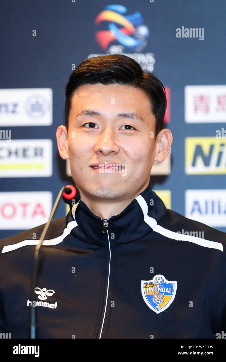 Kim Tae-hwan of South Korea's Ulsan Hyundai F.C. attends a press ...