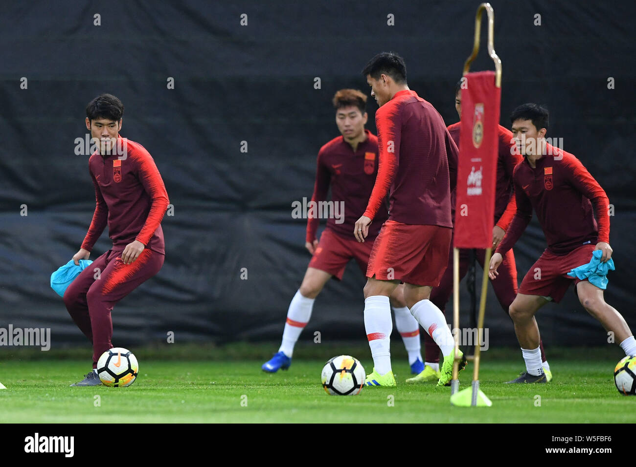 Players of Chinese national men's football team take part in a training ...