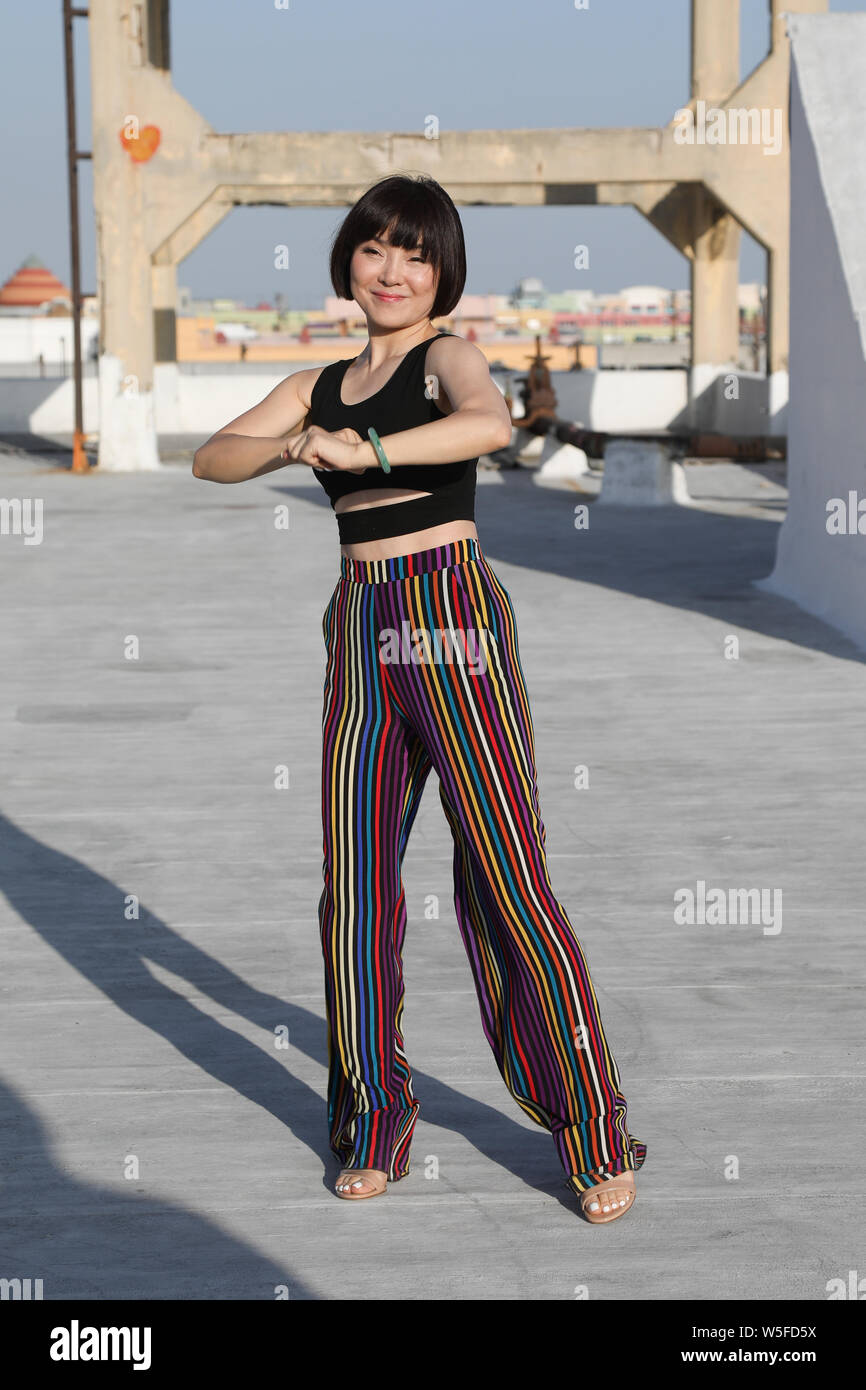 Well known singer hi-res stock photography and images - Alamy