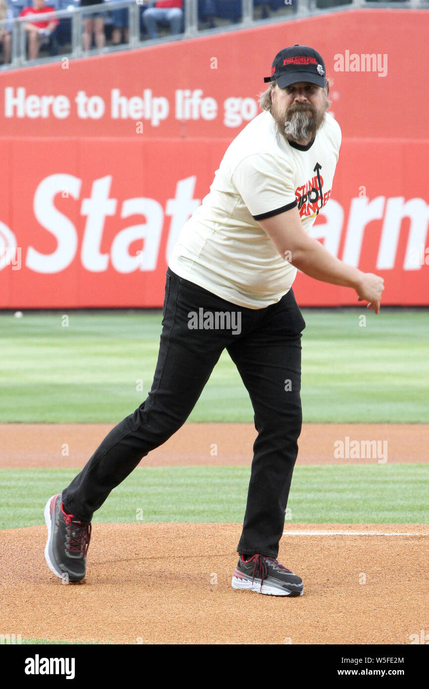 David Harbour throws out the first ball prior to the game between the ...