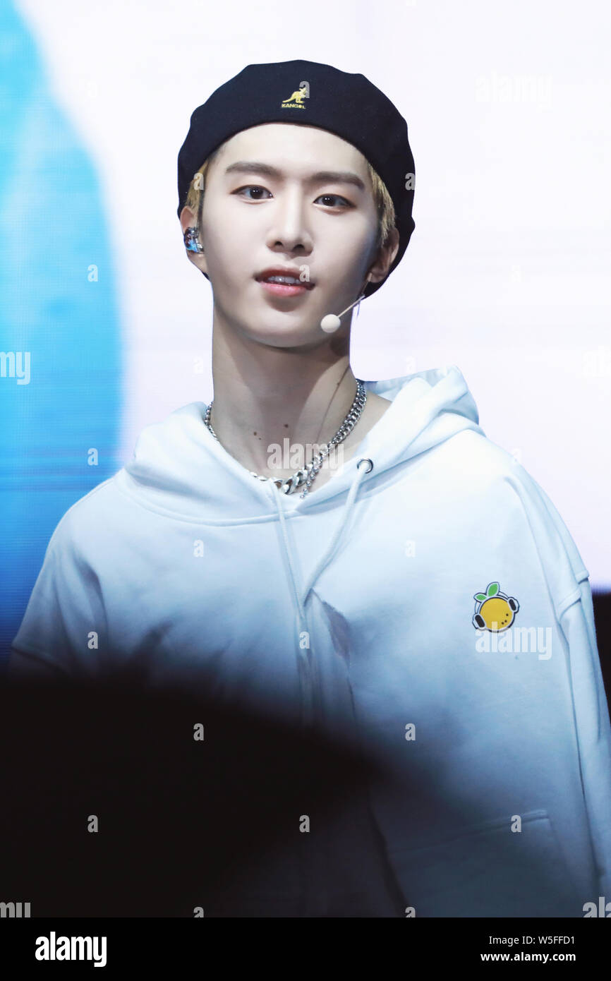 Chinese singer Fan Chengcheng, the younger brother of actress Fan ...