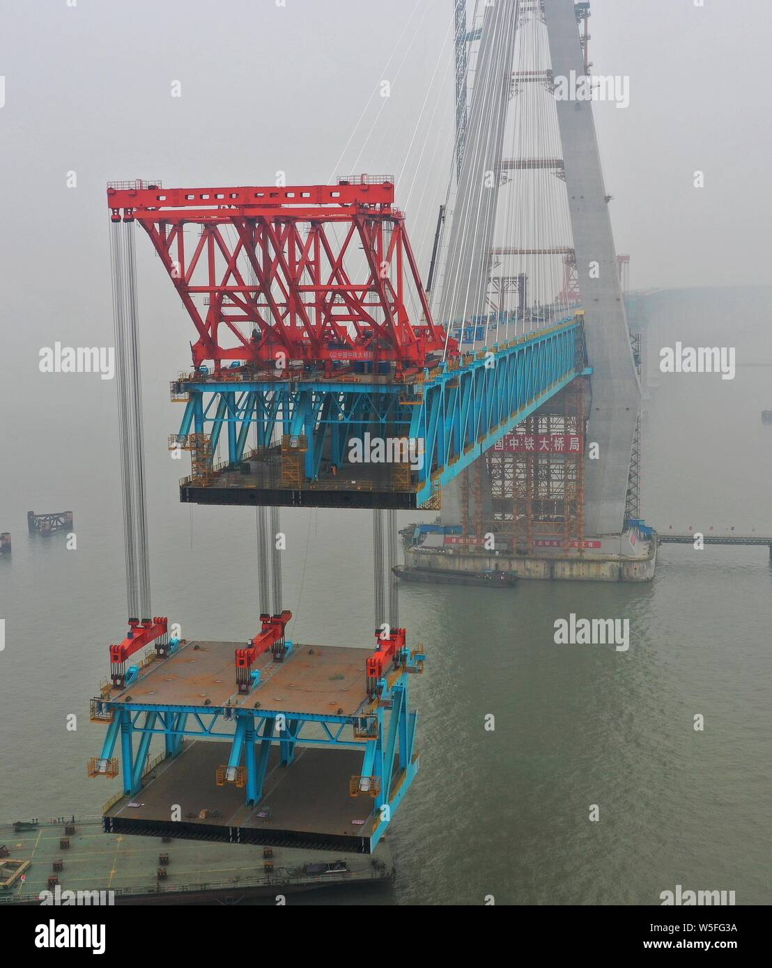The No.28 auxiliary pier of the world's longest cable-stayed bridge ...