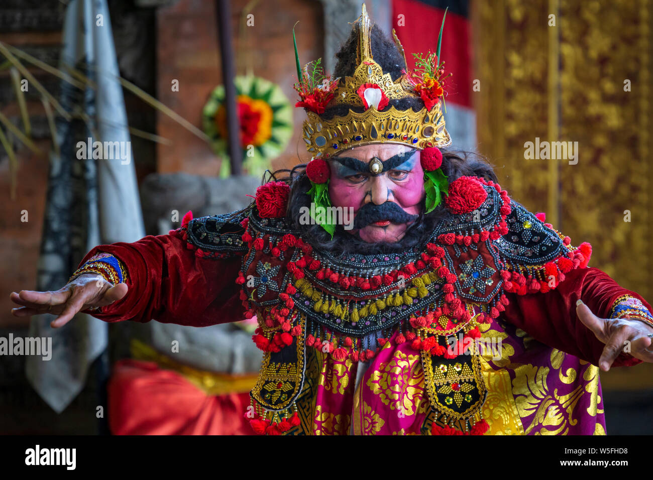 Barongan is a traditional dance in the mythology of Bali. He is the ...