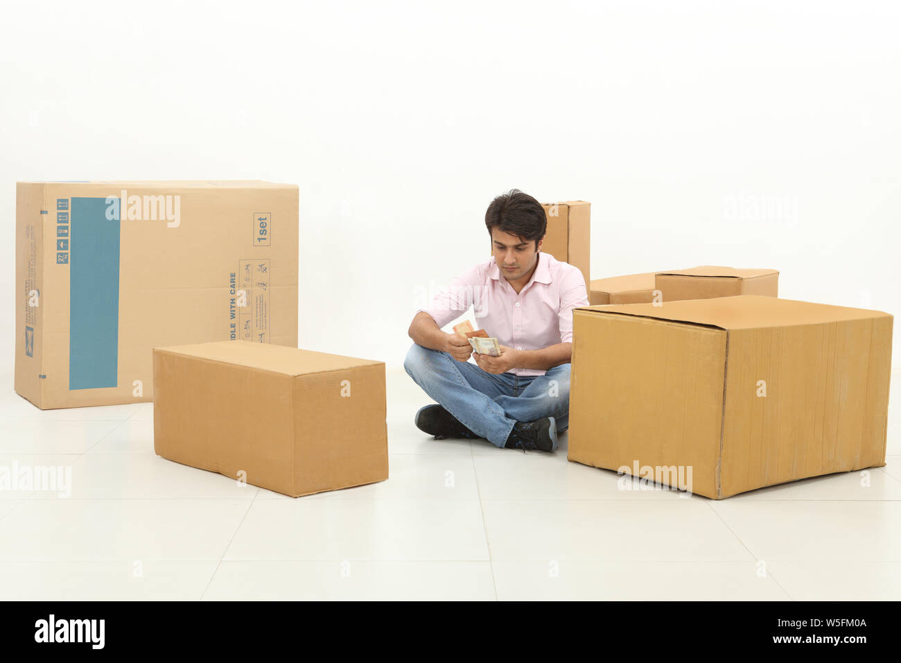 £20 notes money box hi-res stock photography and images - Alamy