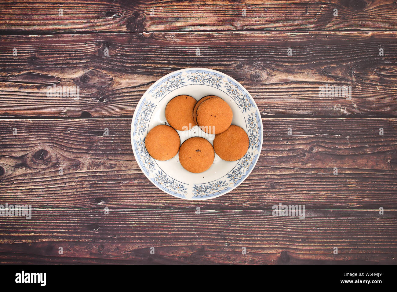 Eat table illustration hi-res stock photography and images - Alamy