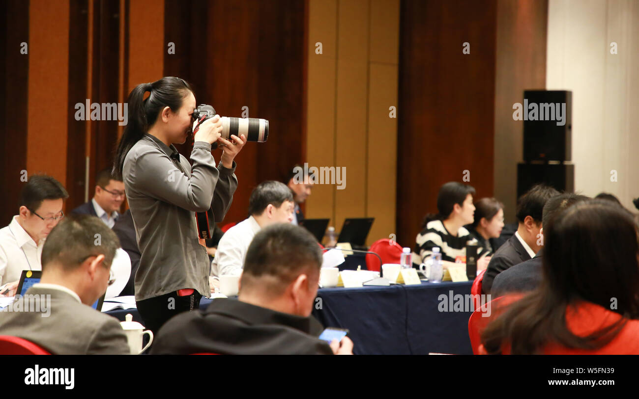 China npc cppcc female hi-res stock photography and images - Alamy