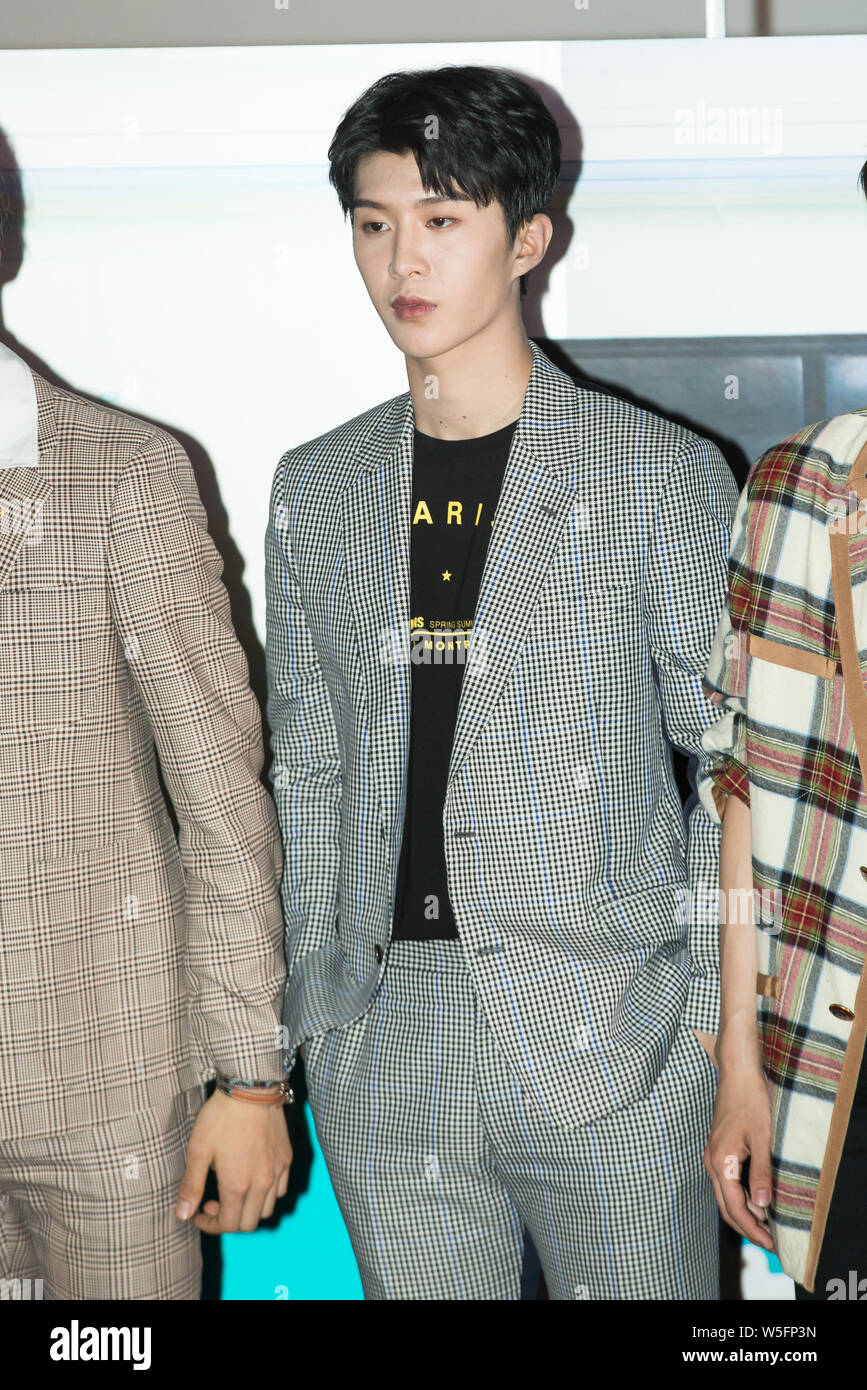 Chinese singer Fan Chengcheng, the younger brother of actress Fan ...