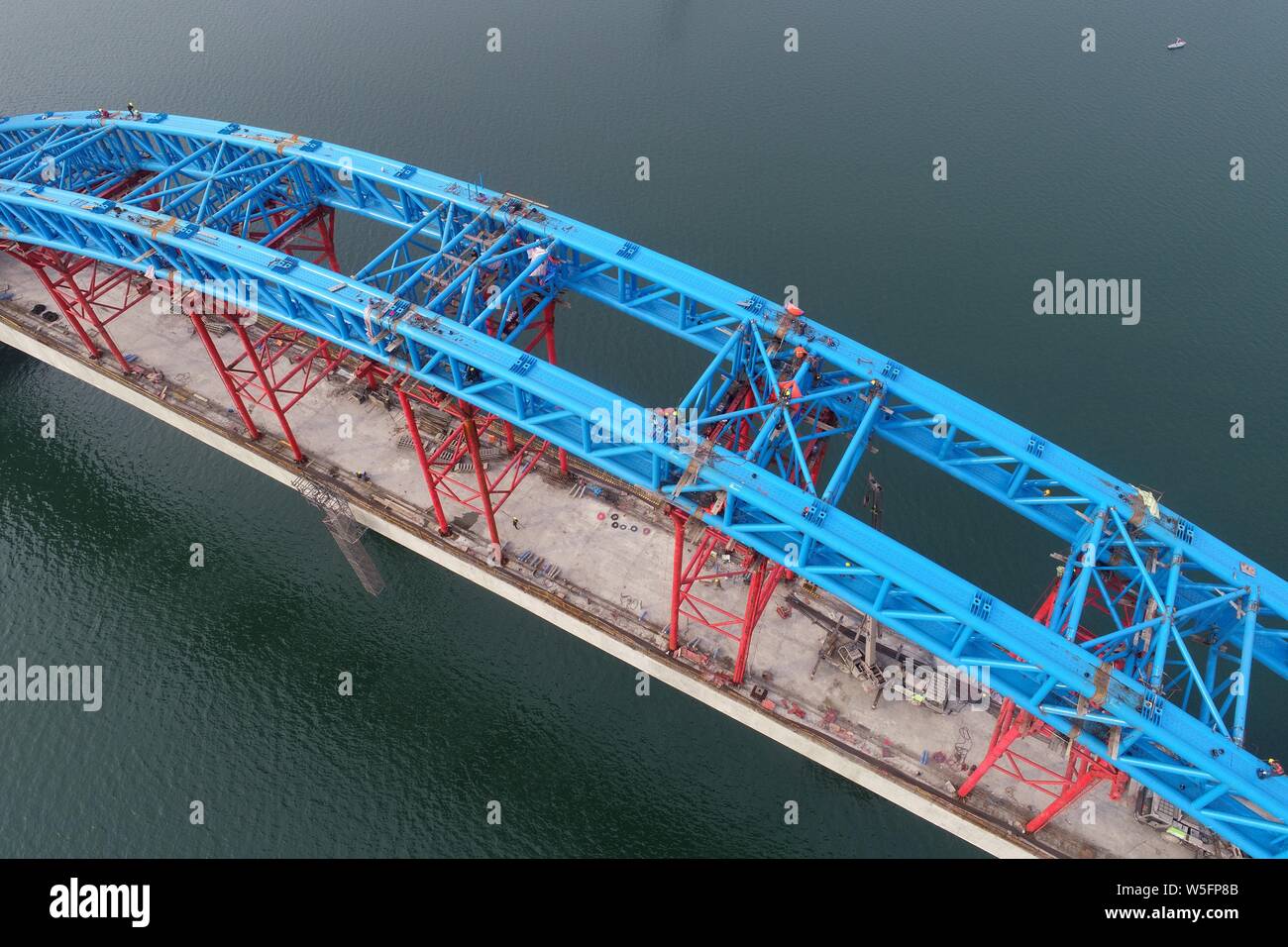 The Cuijiaying Hanjiang River Bridge of Wuhan-Shiyan high-speed railway ...