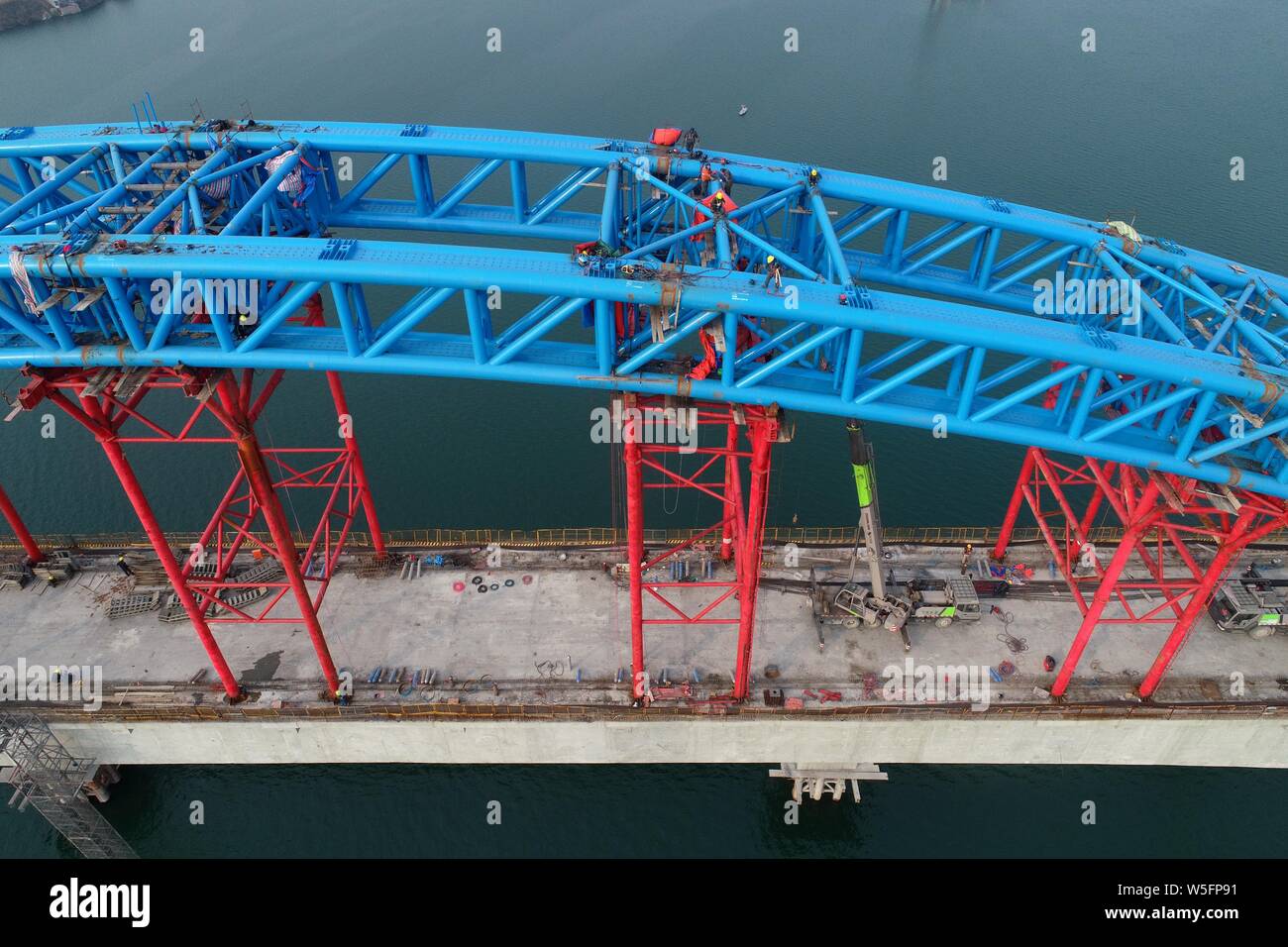 The Cuijiaying Hanjiang River Bridge of Wuhan-Shiyan high-speed railway ...