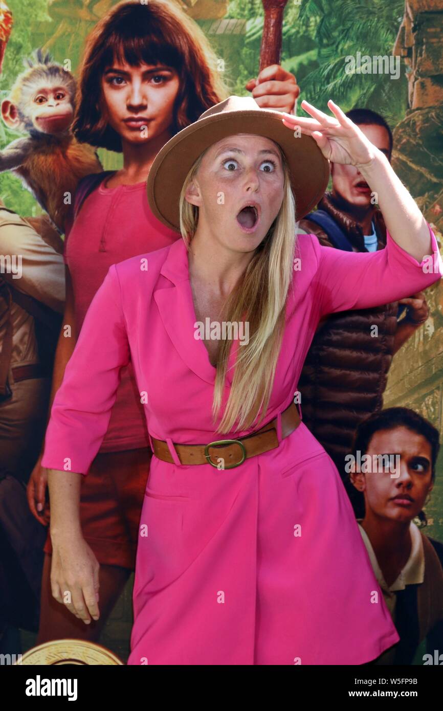 Los Angeles, CA, USA. 28th July, 2019. Alison Teal at arrivals for DORA ...